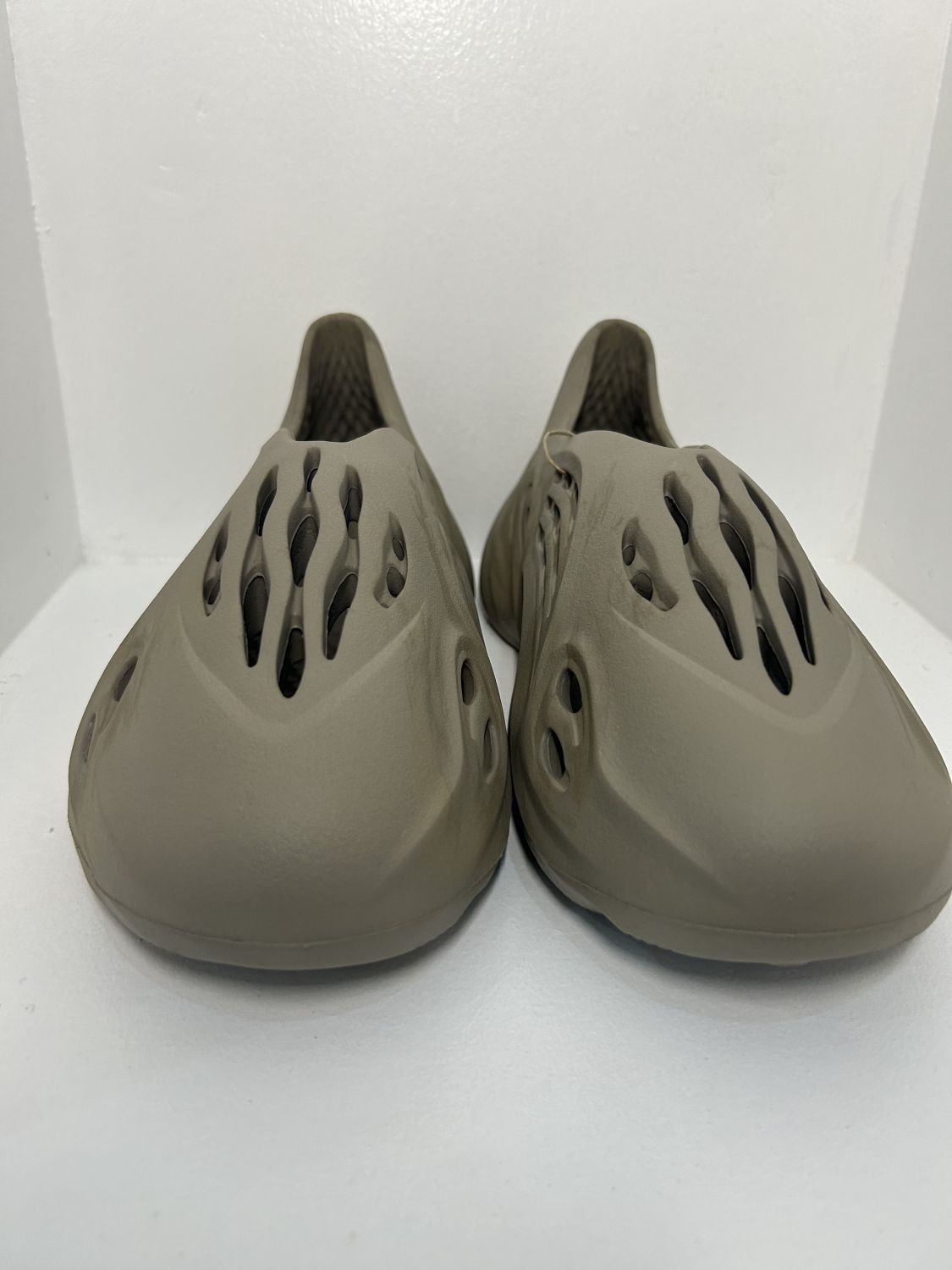 4374 - Yeezy Foam Runner Stone Sage | Item Details - Phenomenalsole